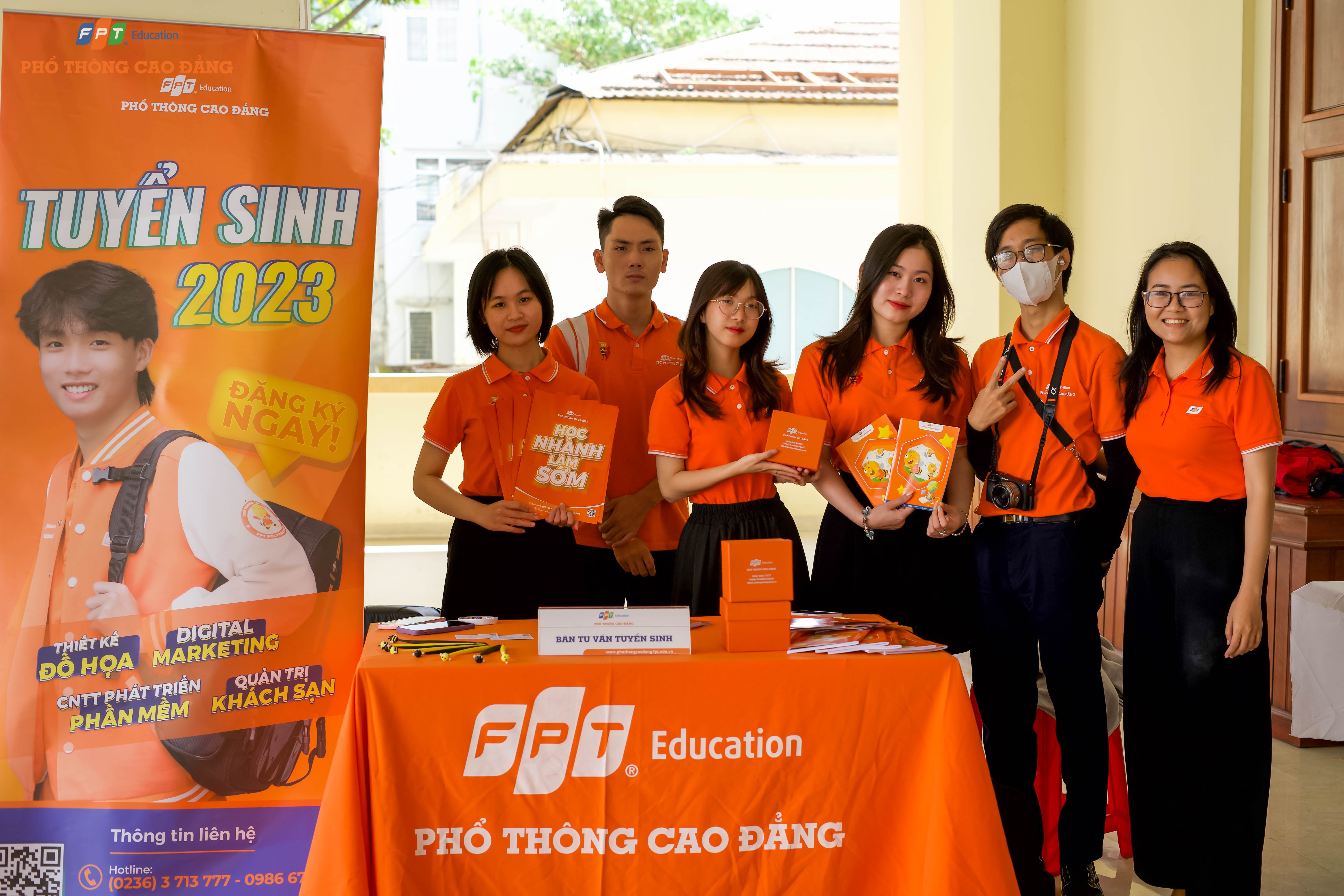 Hội nghị tư vấn, định hướng nghề nghiệp cho phụ huynh và các em học ...