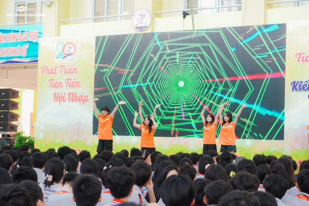 Phổ thông Cao đẳng - FPT Polytechnic tư vấn hướng nghiệp cho học sinh ...