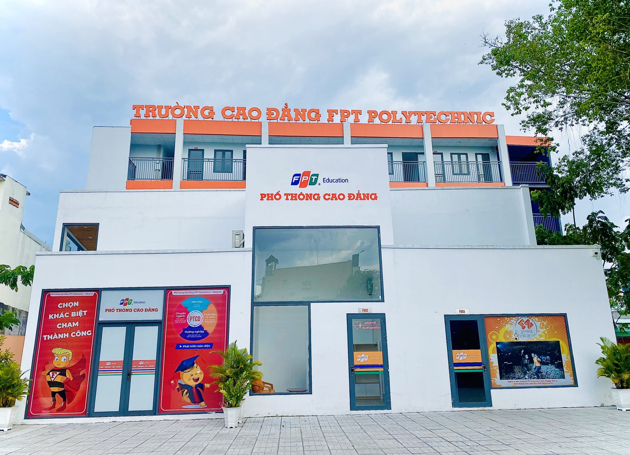 Liên Hệ - FPT PolySchool Thông Báo Tuyển Sinh 2025