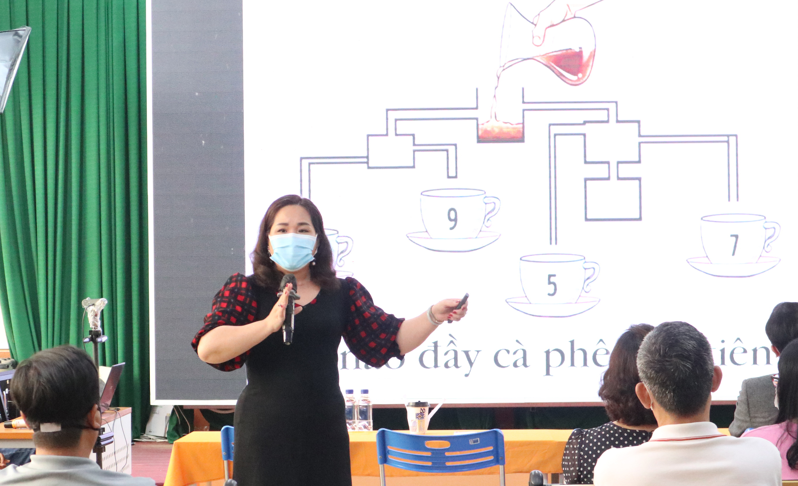 Phụ huynh cùng con tìm hiểu hướng đi sau THCS tại PTCĐ FPT HCM - FPT ...