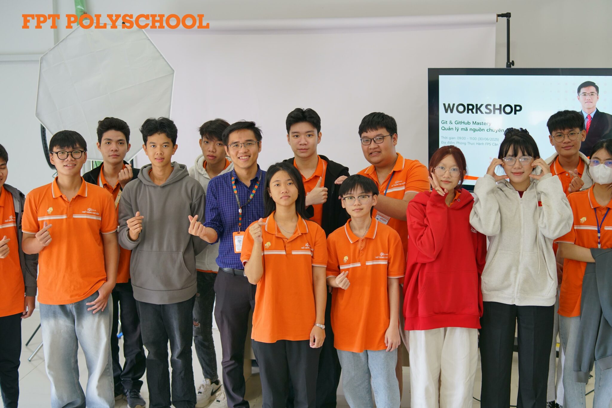 Sinh viên FPT PolySchool Cần Thơ làm chủ Git & GitHub: Bước khởi đầu chuyên nghiệp cho lập trình ...