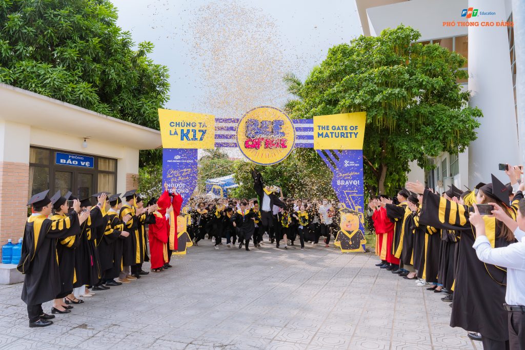 Bee Coming Of Age: Cột mốc đánh dấu sự trưởng thành của sinh viên Phổ ...