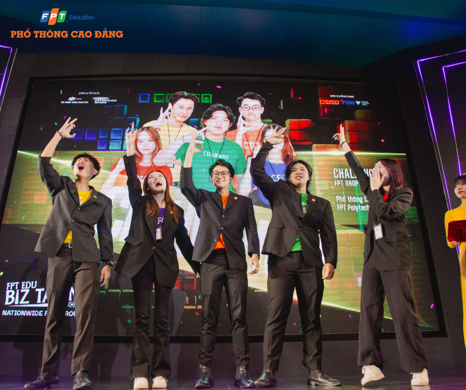 [Cơ sở Cần Thơ] Bật mí bí quyết của quán quân cuộc thi FPT EDU BIZ ...