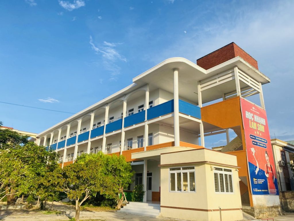 Liên Hệ - FPT PolySchool Thông Báo Tuyển Sinh 2025